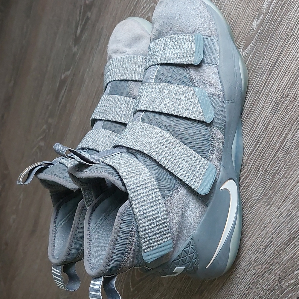 Nike Lebron Zoom Soldier 11 Rare Cool Grey Size 12 Me… - Gem